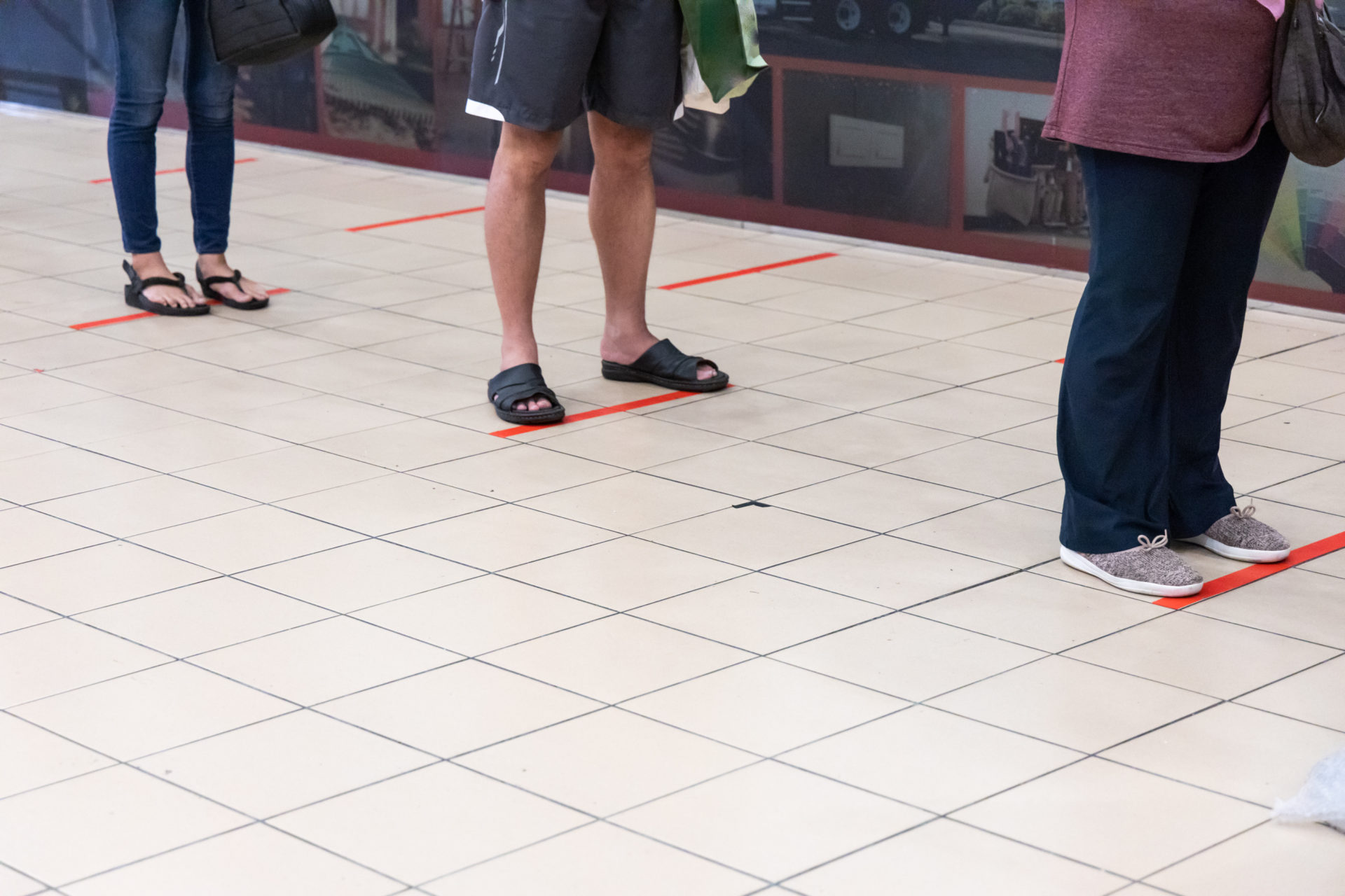 COVID-19 Distancing Reminder Infographic – OHS Insider