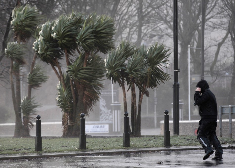 High Winds Can Put Workers-and Others—at Risk – OHS Insider